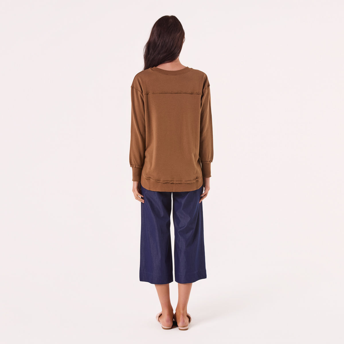 AM022161 MOCHA EMBROIDERY SWEATSHIRT – Amyic
